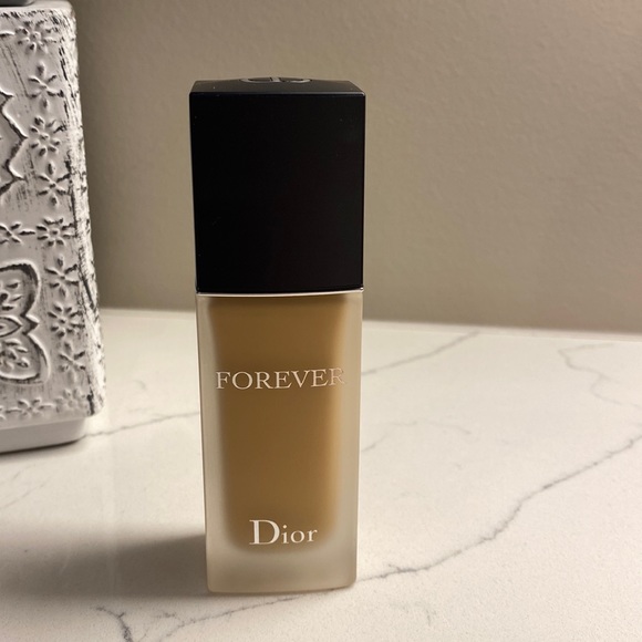Dior | Makeup | Dior Forever Foundation Liquid Matte 2w For Light Skin ...